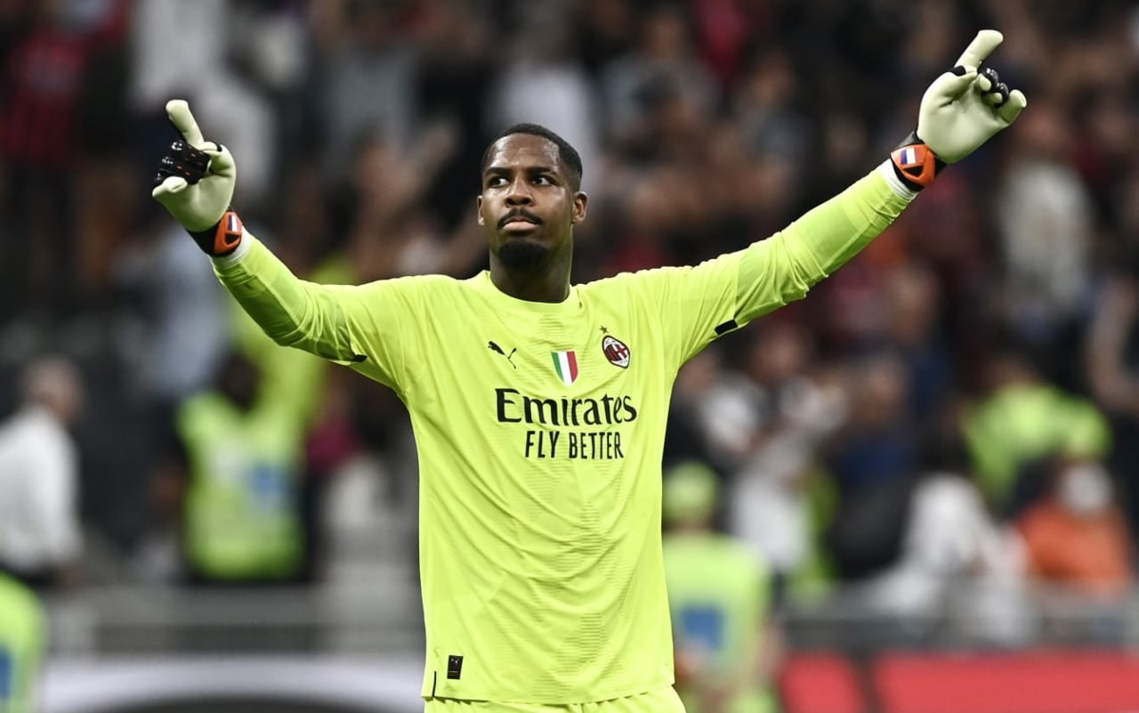 Milan, infortunio Maignan: il portiere lascia il ritiro della Francia