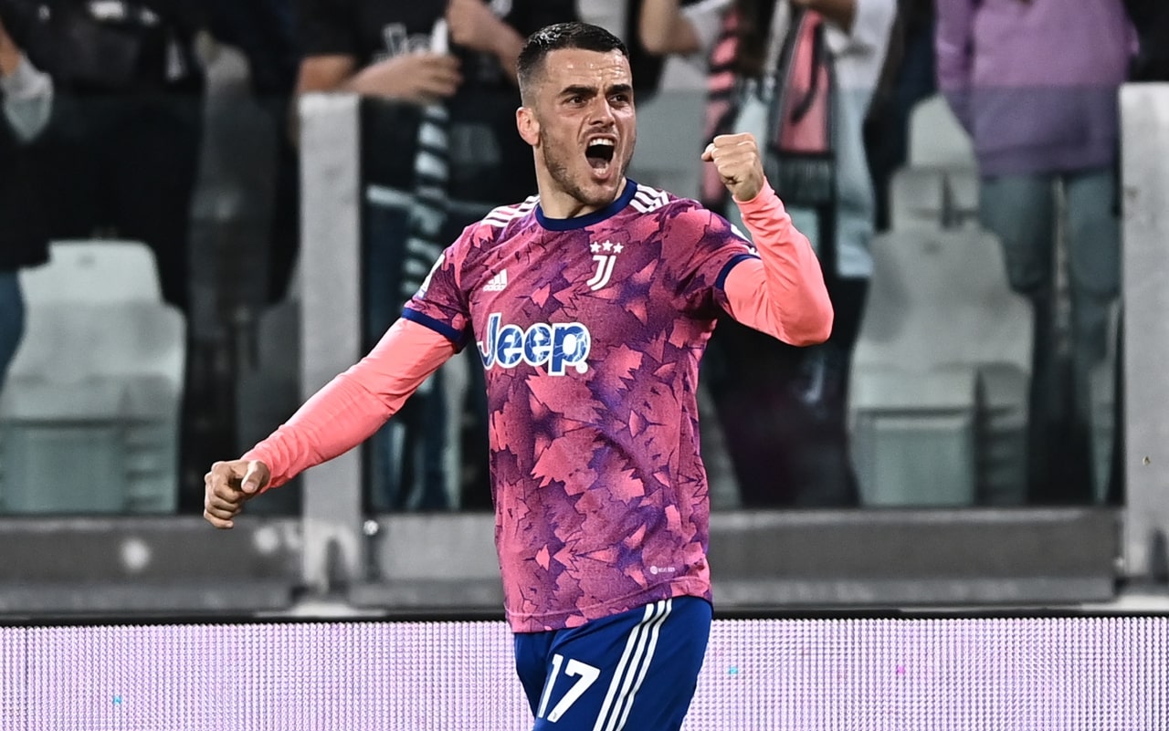 Juventus, Kostic: "Vlahovic è il miglior attaccante in Europa"
