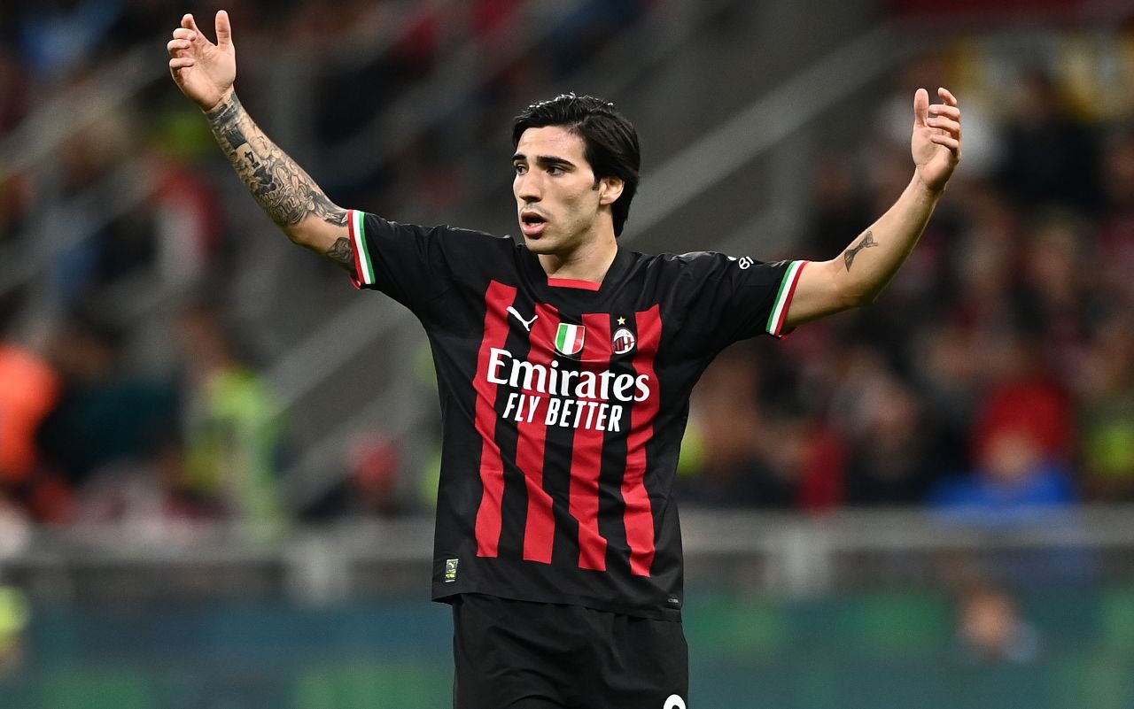 Milan, Tonali: "Voglio rimanere il più a lungo possibile. Su Leao..."