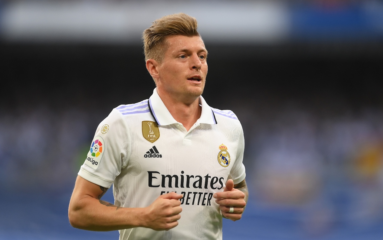 Adidas e Kroos fanno pace: "Grazie per aver tolto il colletto"