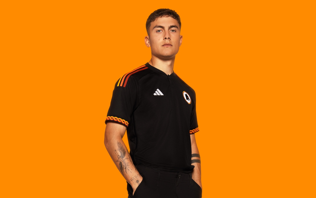 Roma, il rapper Gemello ha ideato una nuova patch per la maglia | FOTO