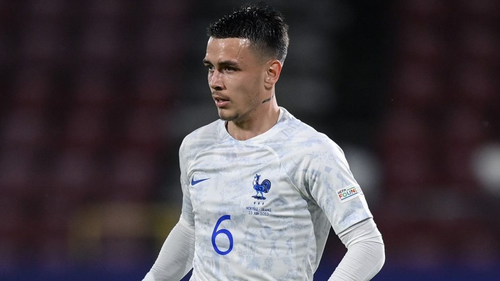 Chi è Enzo Le Fée: focus sul nuovo centrocampista della Roma